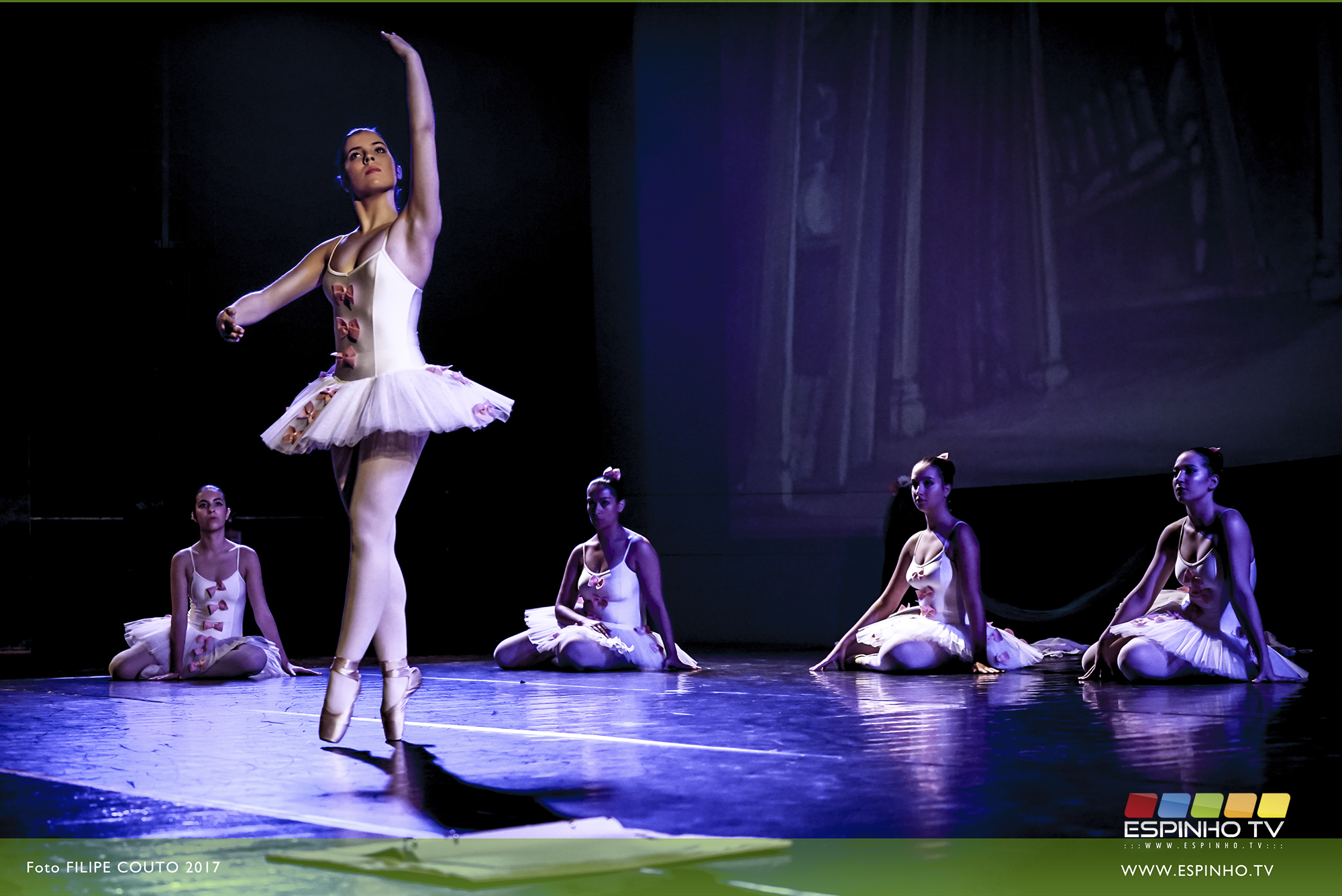 Espetáculo de Natal da Escola de Bailado Isabel Lourenço no Multimeios ...
